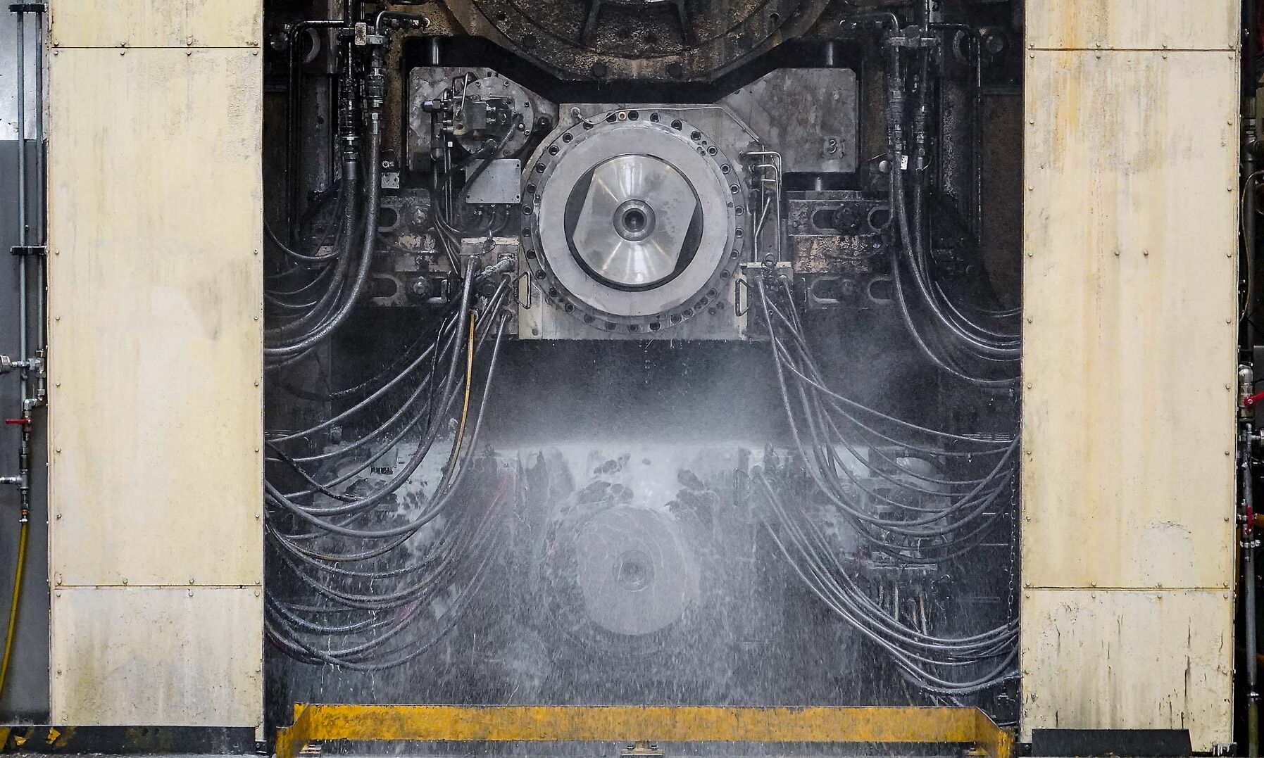 Hot rolling emulsion